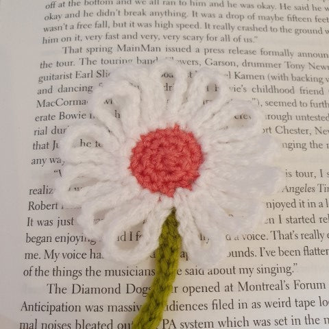 Daisy bookmark- by Fiona Whyte – Mugdock Makkers